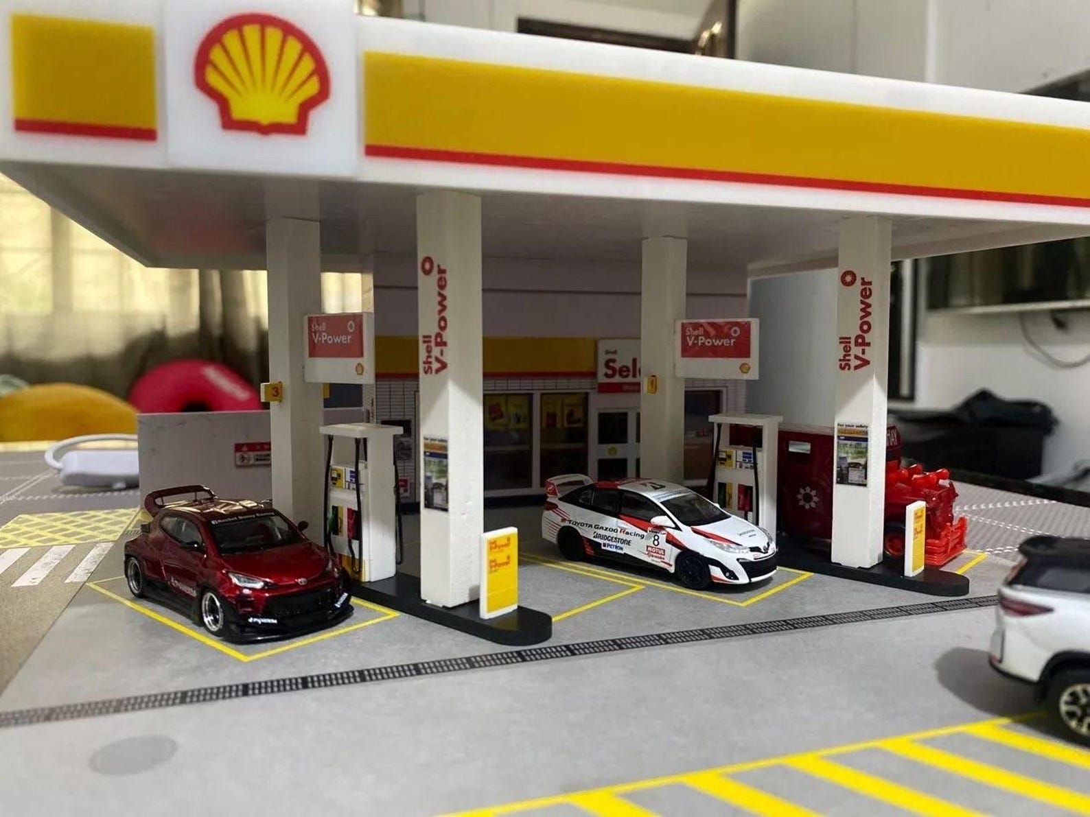 1:64 Scale Shell Gas Station Diorama With LED Lights Miniature Model ...