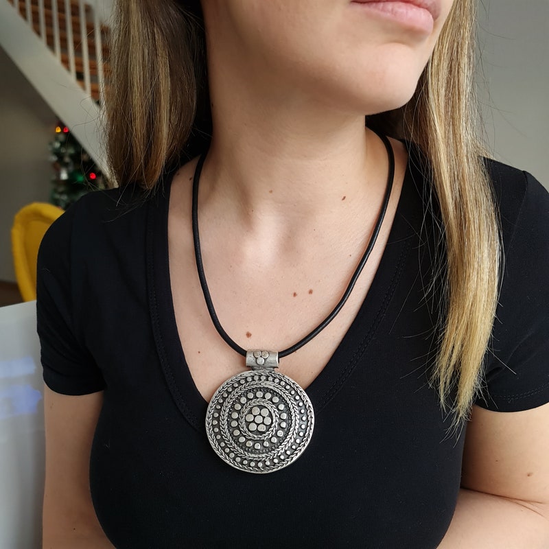 Round Pendant - Etsy