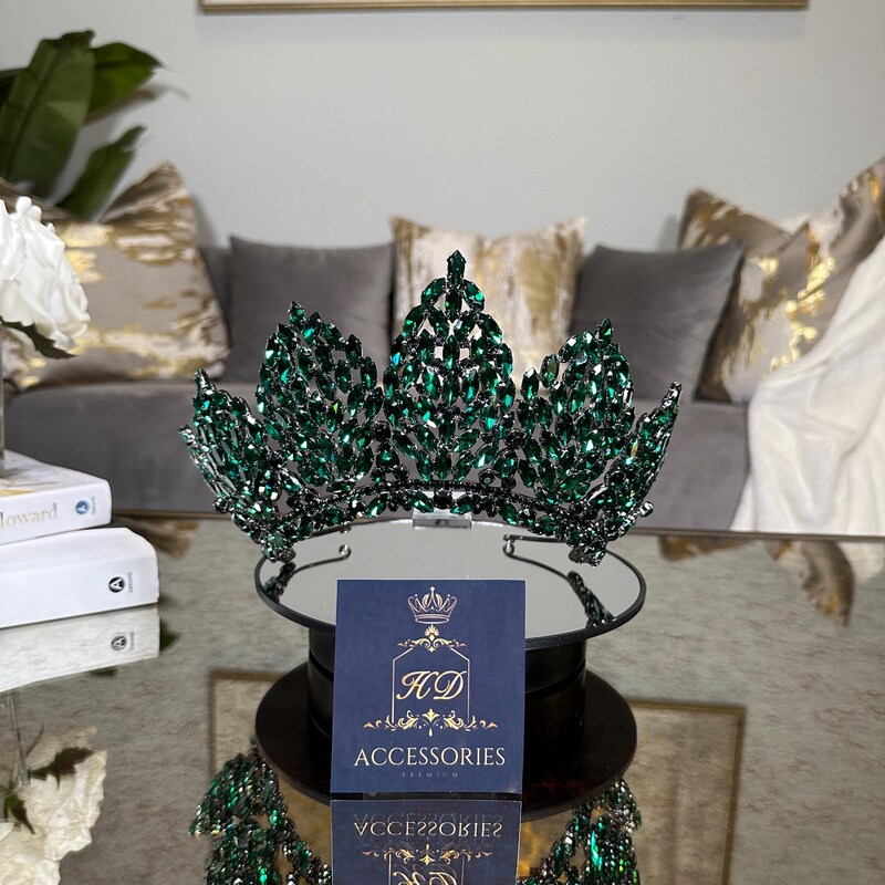 Gold and Green Crowns - Etsy