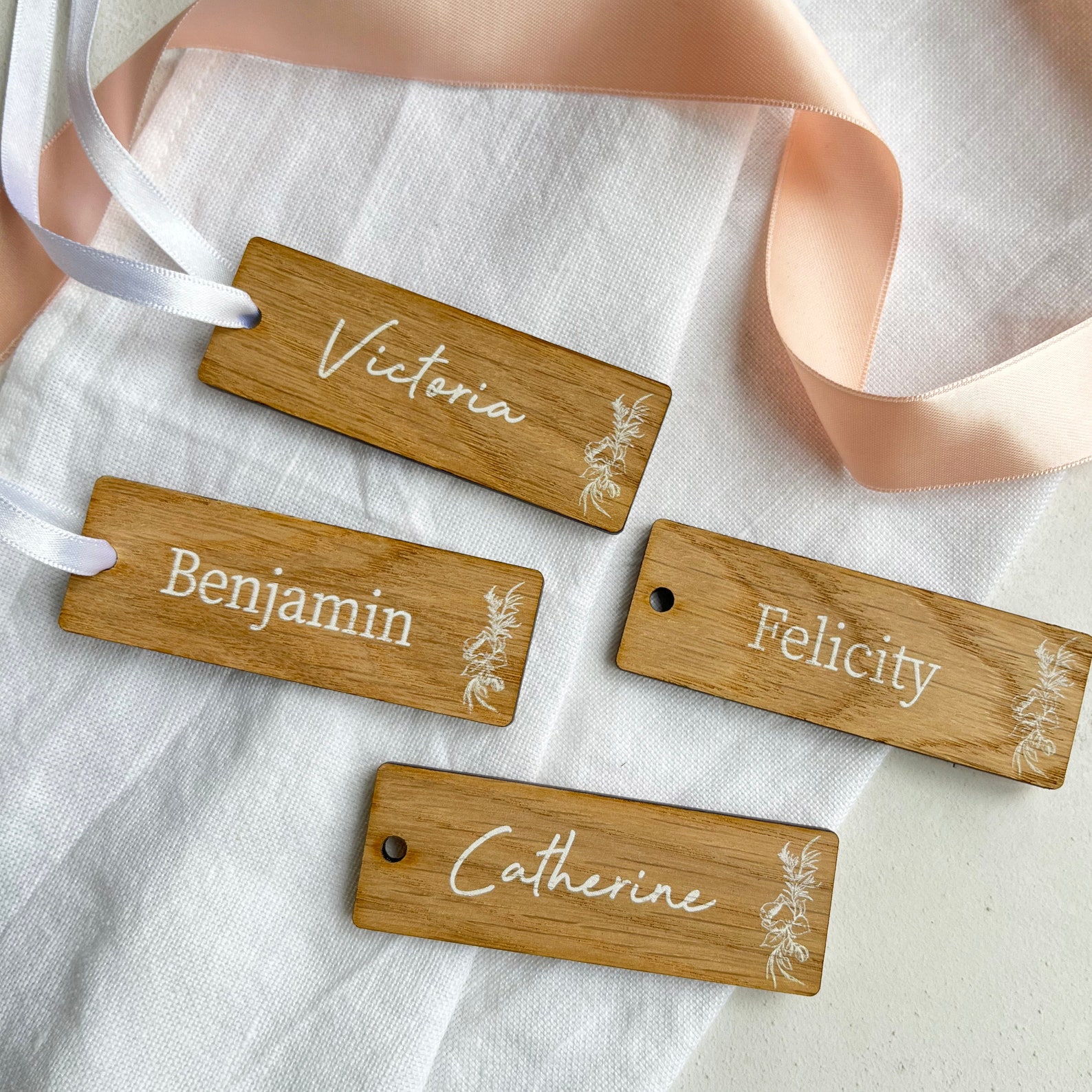 White Floral Accent Place Setting Name Tag Wedding Table Flowers White ...