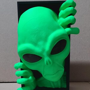 The Alien Book Nook - Etsy