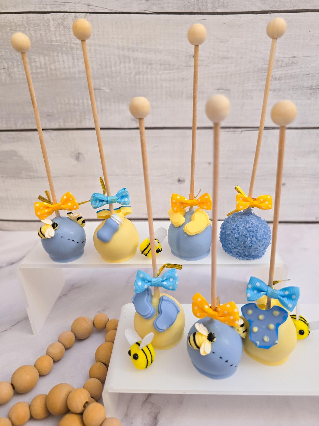 Cake Pops Winnie the Pooh Honey and Bee Winnie the Pooh Mommy to Be Bee ...