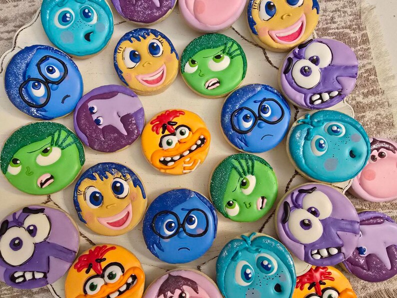 Inside Out Decorated Cookies Boy Girl Birthday Round Cookie Multicolor ...