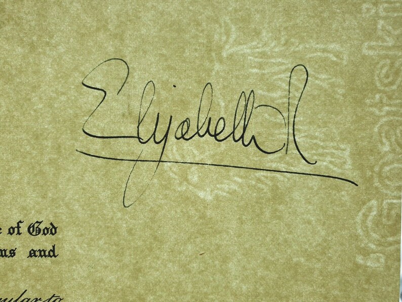 1978 Queen Elizabeth II Autograph Hand Signed Royal Document Letter ...