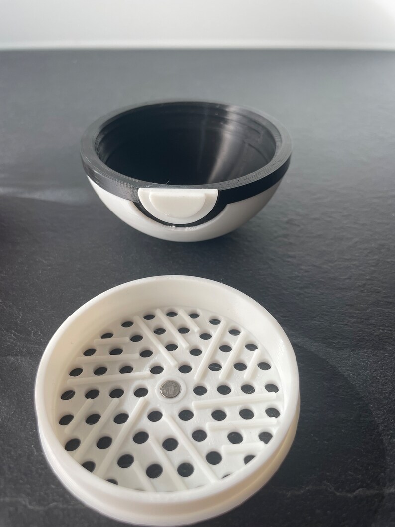 Pokeball Grinder, Herb Grinder, Pokemon, Weedgrinder - Etsy