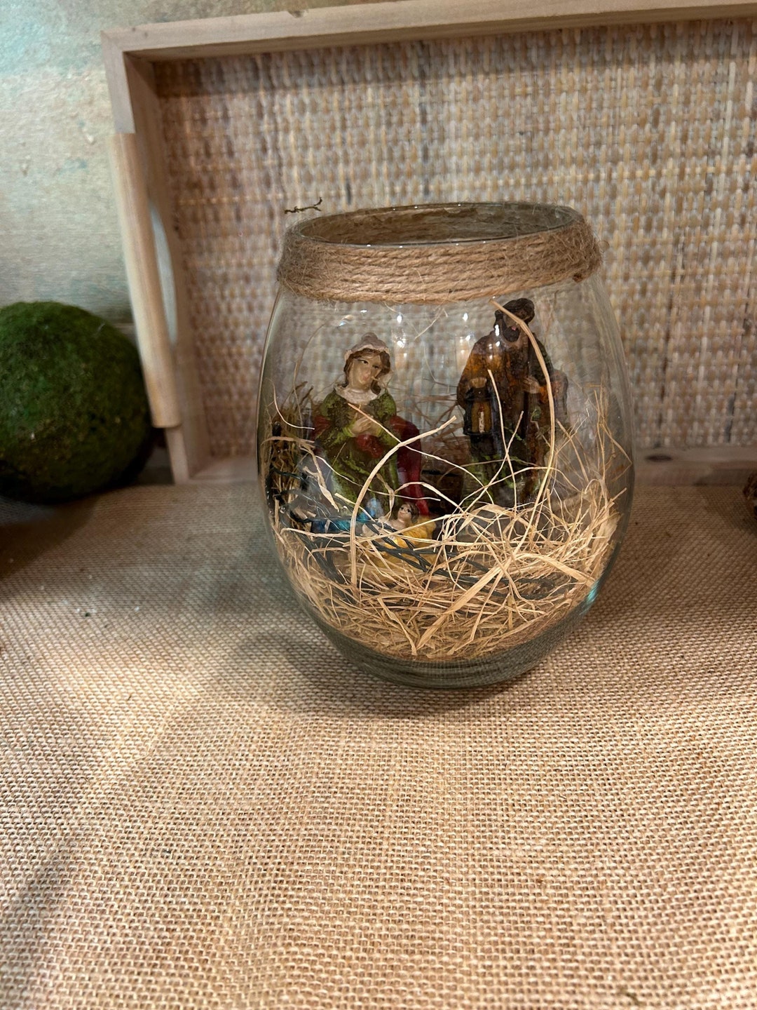 Christmas Nativity Scene Illuminated Glass Nativity Arrangement Baby ...