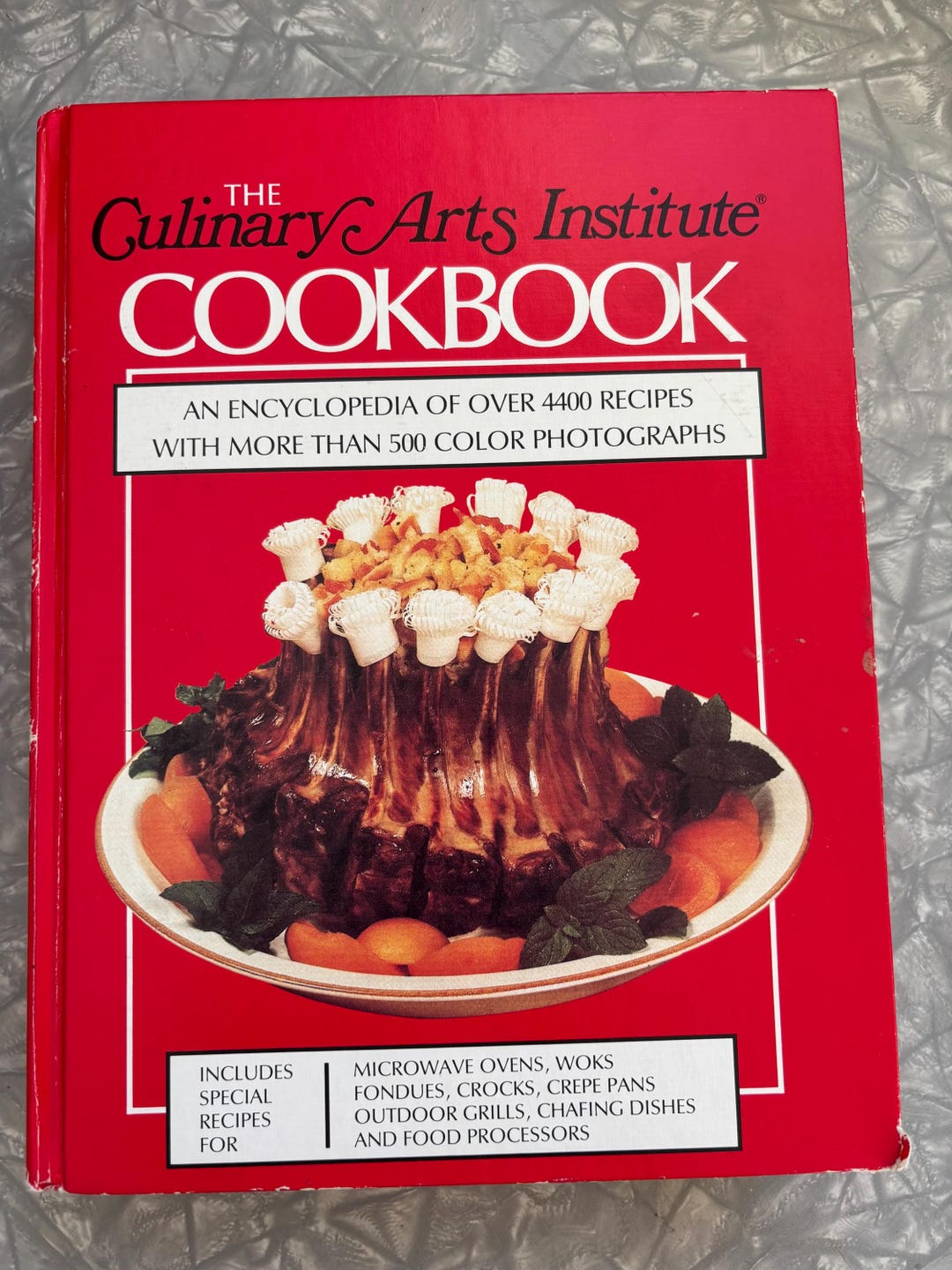 1985 Edition of the Culinary Arts Institute Cookbook, an Encyclopedia ...