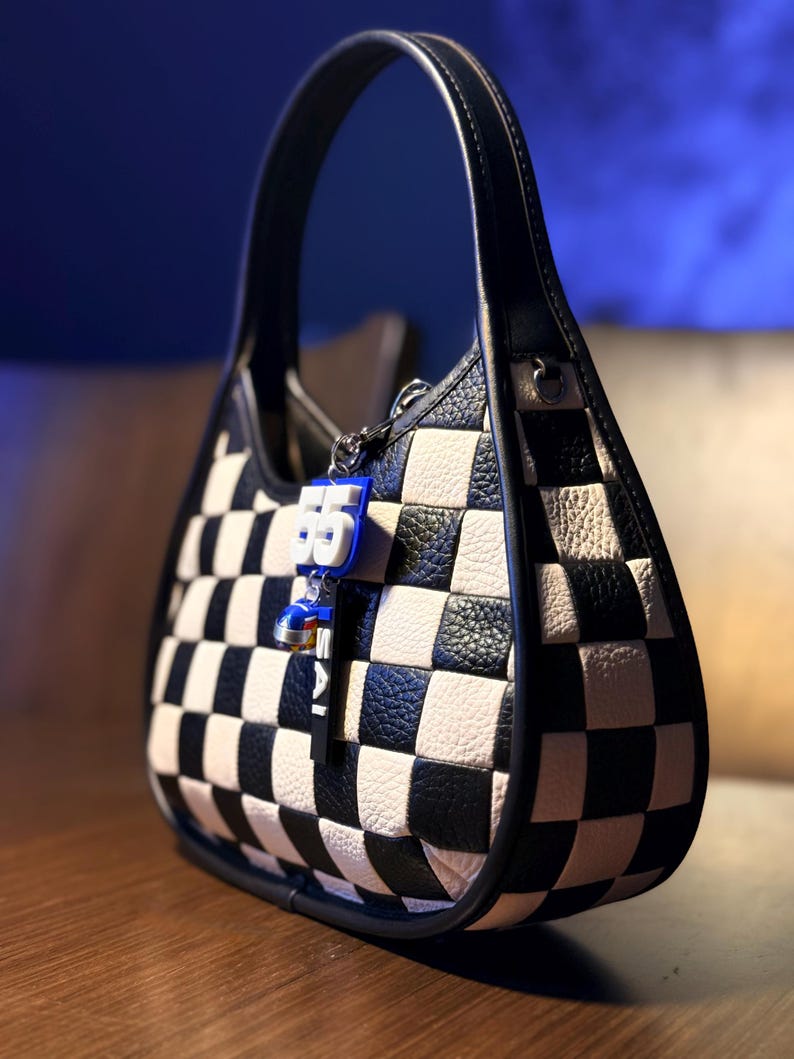 Carlos Inspired 2026 F1 Blue British Team Bag Charm | Motorsport Gift ...