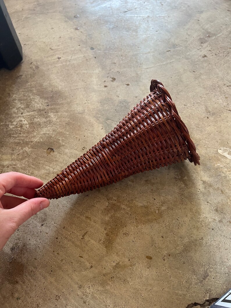 Small Wicker Cornucopia Basket - Etsy