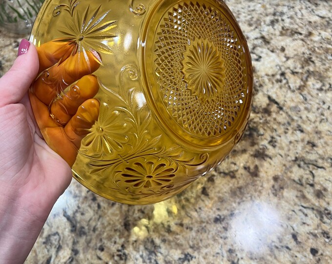 Vintage Indiana Glass Daisy Pattern Round Serving Bowl, Amber ...
