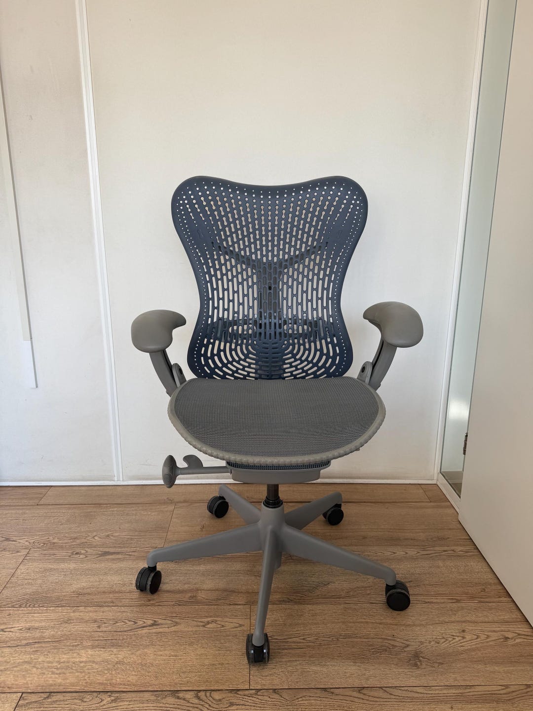 Original Herman Miller Mirra MINERAL BLUE FOG - Refurbished - Lumbar ...