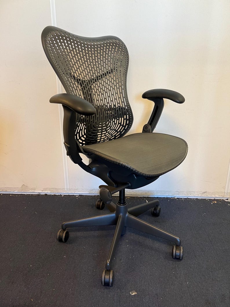 Refurbished Herman Miller Mirra Graphite - Refurbished - Graphite ...