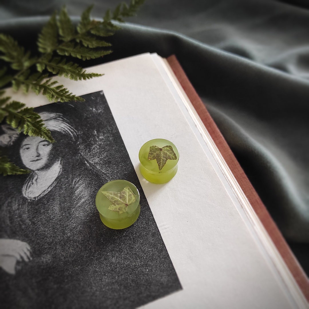 14 Mm Ivy Leaf Nature-inspired Ear Plugs, Dried Leaves Epoxy Resin ...
