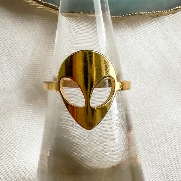 Alien Ring - Etsy