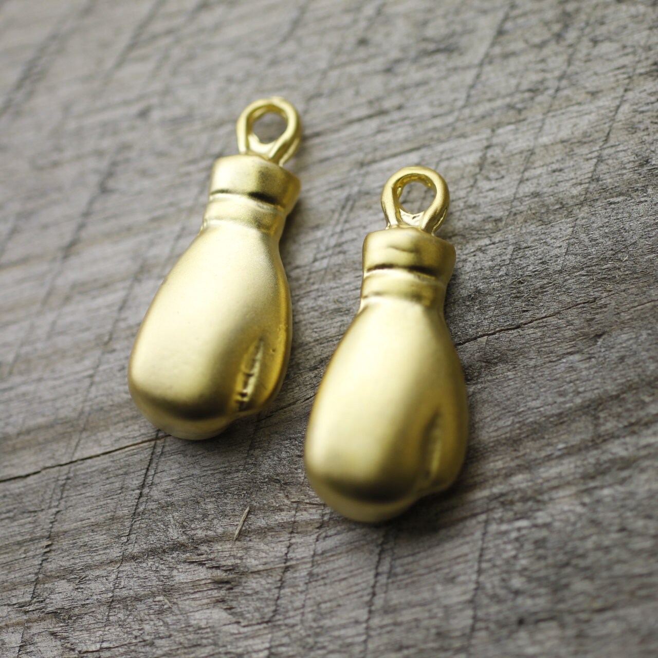 5 Boxing Glove Charms, Box Gloves Pandant, Matte Gold Jewelry Charms ...