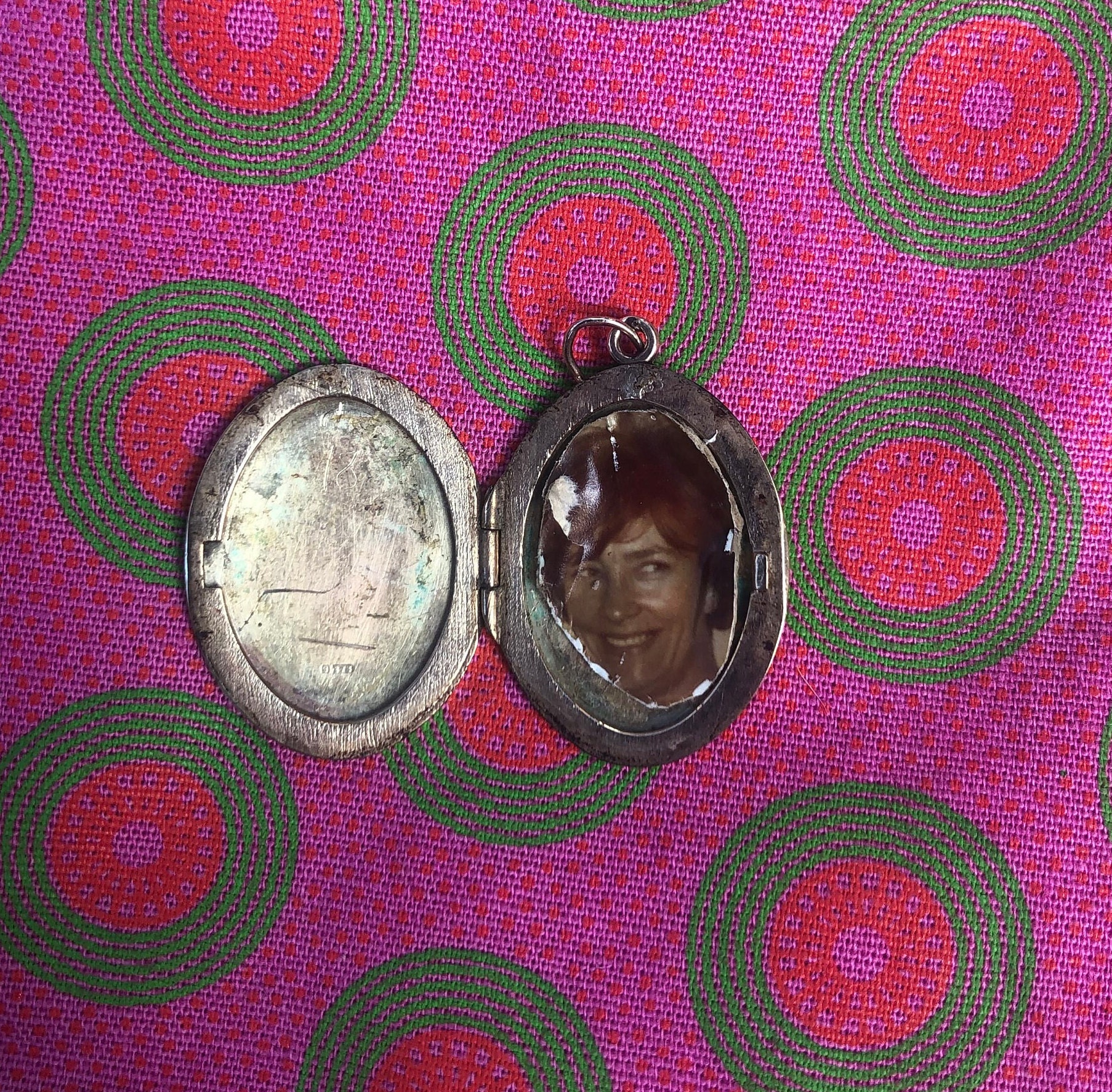 9ct Gold Engraved Oval Locket - Etsy