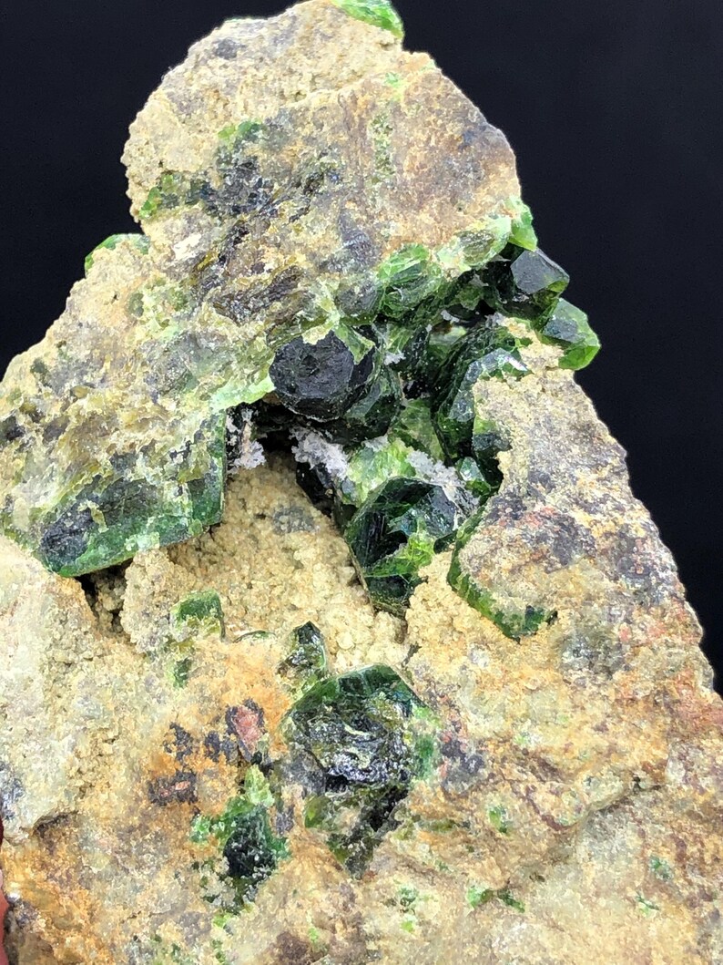 Ejemplar de granate demantoide verde natural, piedra curativa ...