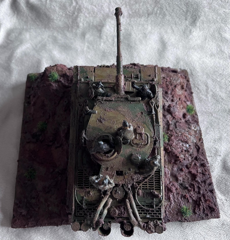 Tamiya 1/35 Scale German Tiger Tank Model Kit. Diorama Included. - Etsy