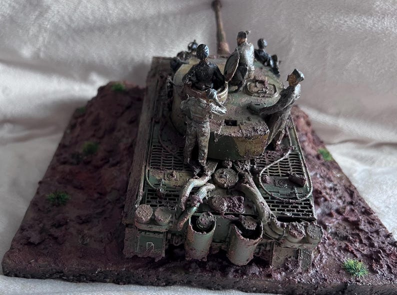 Tamiya 1/35 Scale German Tiger Tank Model Kit. Diorama Included. - Etsy