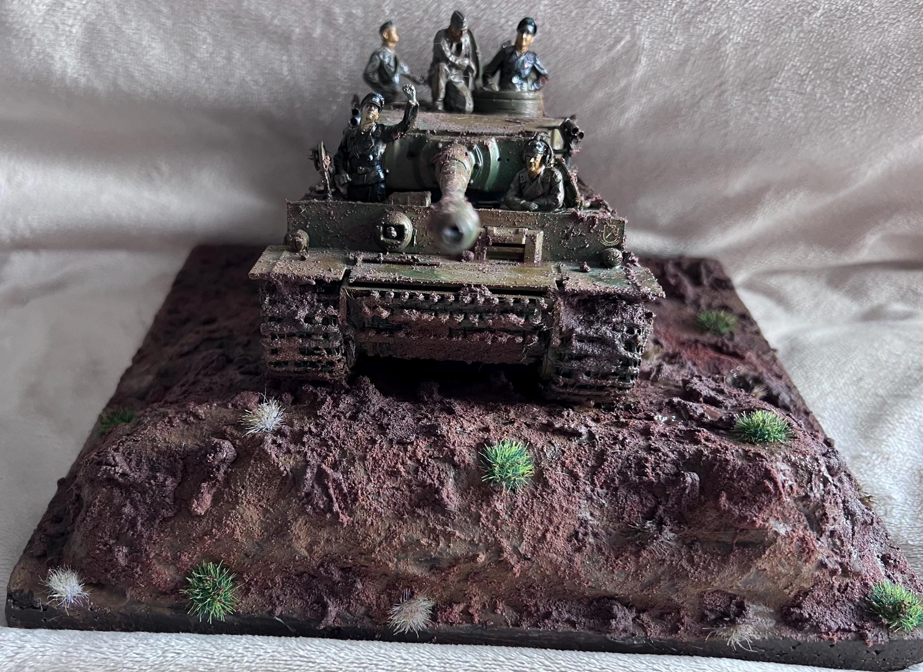 Tamiya 1/35 Scale German Tiger Tank Model Kit. Diorama Included. - Etsy