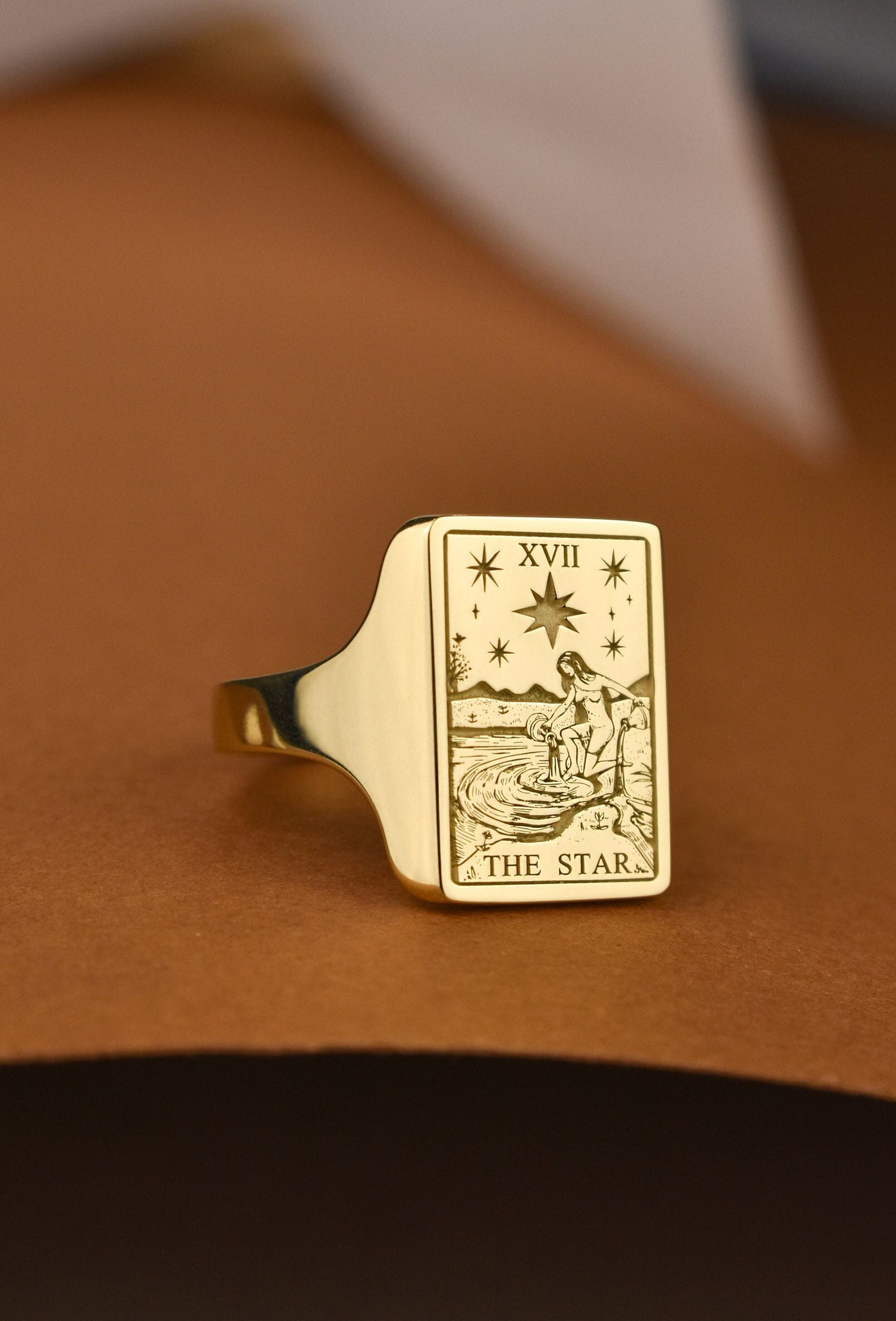 14K Gold Star Tarot Card Signet Ring, Engraved Tarot Card Ring ...