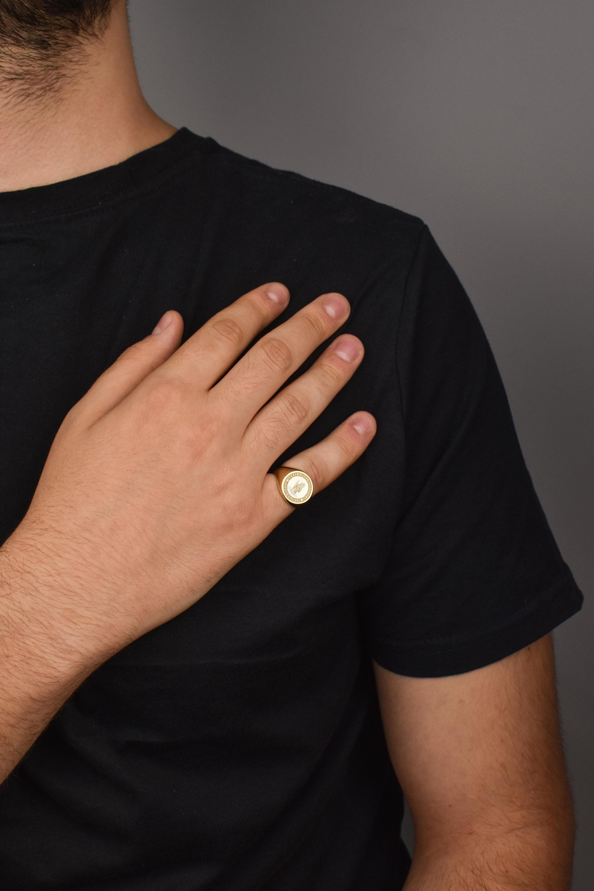 14K Gold Saint Christopher Signet Ring, St Christopher Round Ring ...