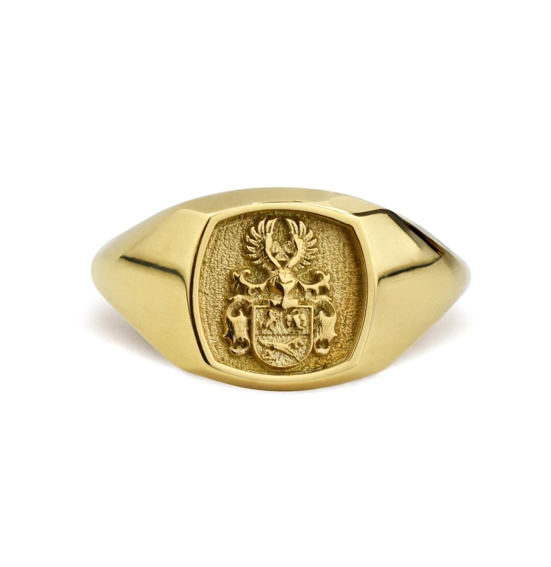 14K Gold Coat of Arms Signet Ring, Cushion Family Crest Ring, Dainty ...