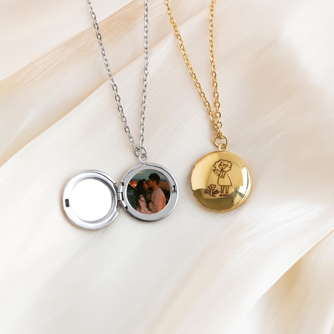 Engraved Cartoon Mom Necklace With Photo, Custom Photo Locket Necklace ...