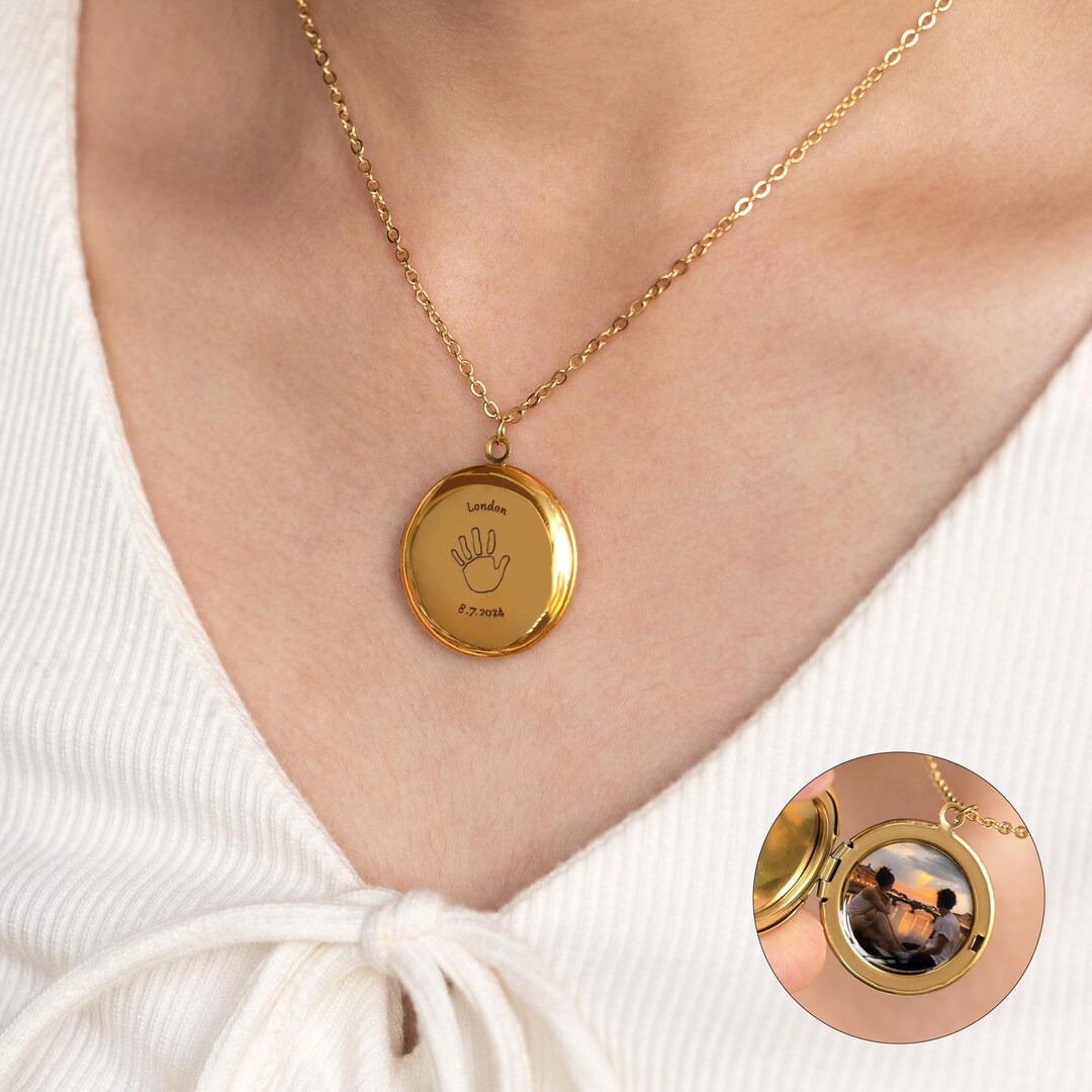 Custom Photo Locket Neckalce, Engraved Date Necaklce, Engraved Name ...