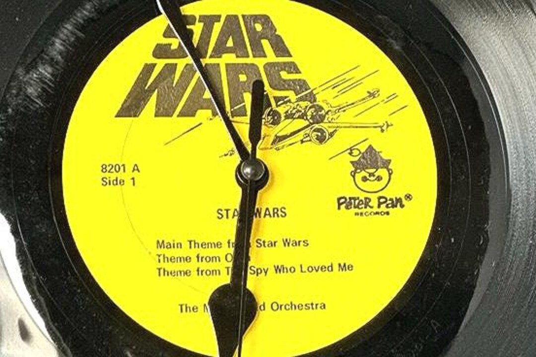 Star Wars Recycled Vinyl Record Album Clock - Etsy