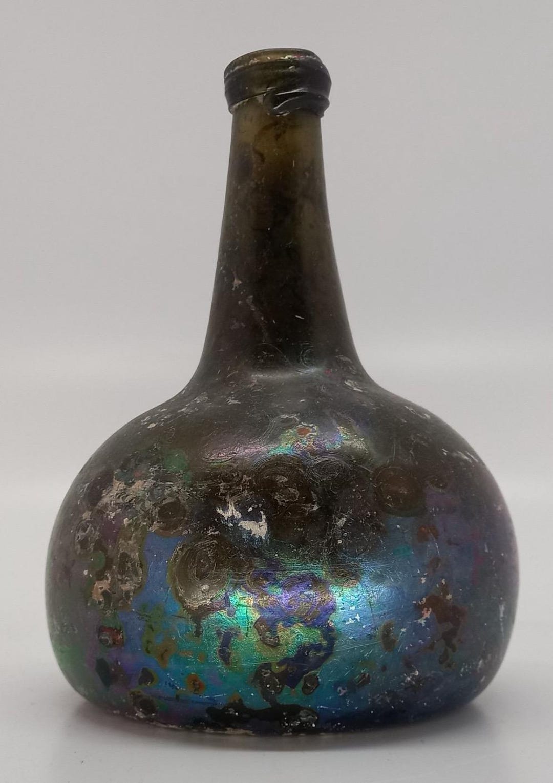 Old Onion Bottle 17th Century Iridescence Dutch Excavation Voc Antique ...