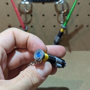 Star Wars Inspired Retractable Light Saber Key Chains (glow in the Dark ...