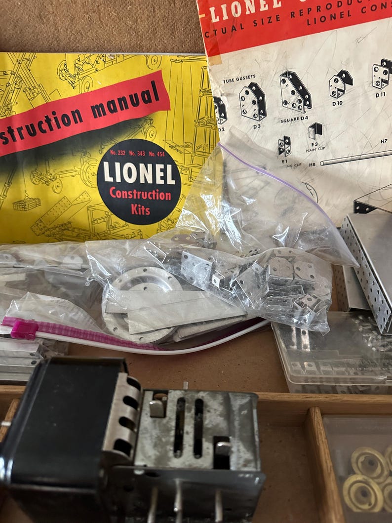 Mid Century Vintage Lionel Construction Erector Set in Wooden Case With ...