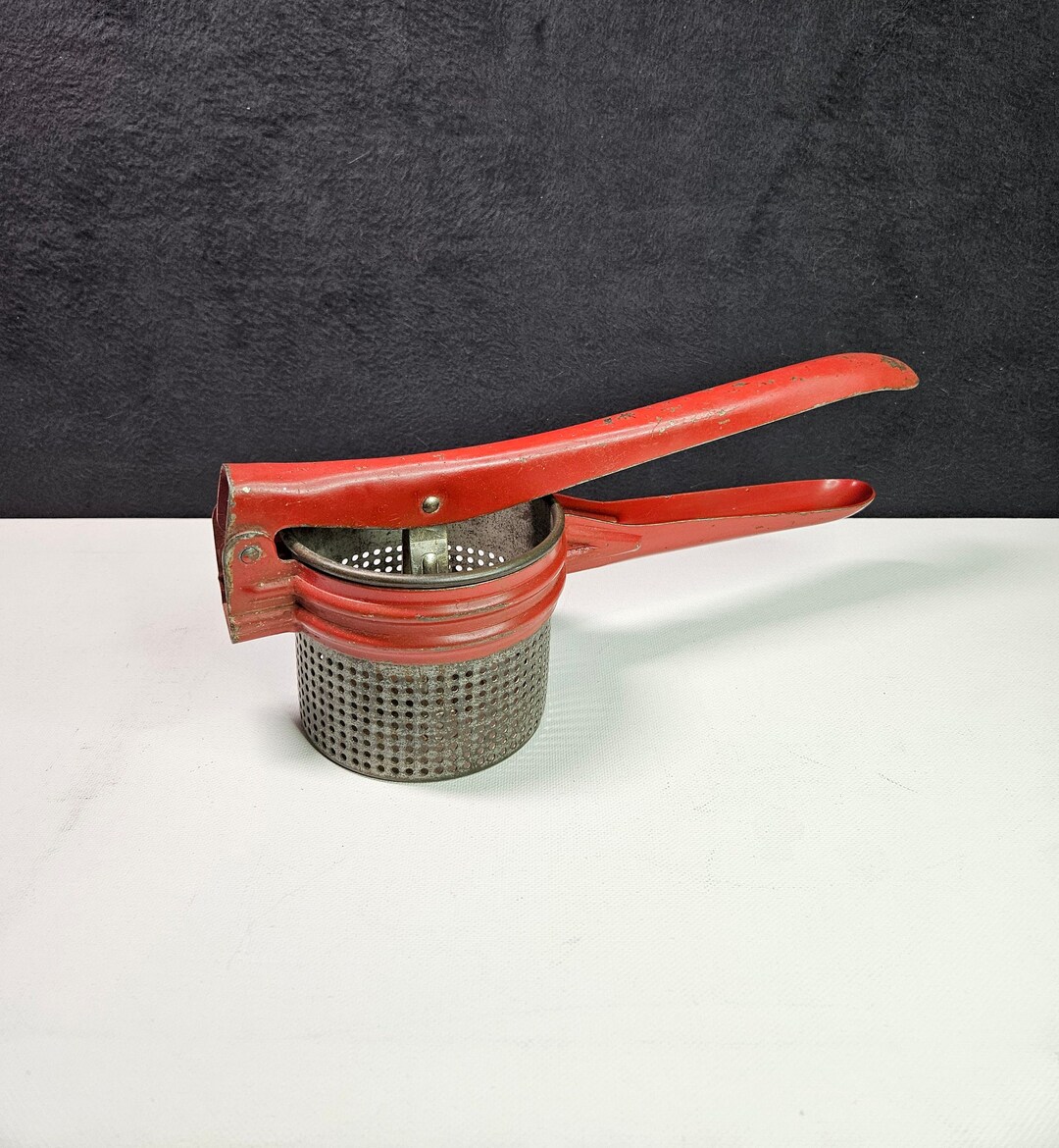 Vintage Red Handle Hand Potato Ricer Fruit Press Masher Juicer Strainer ...