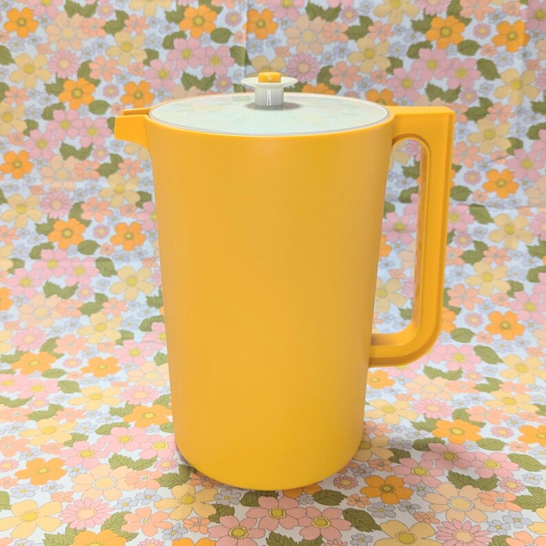 Vintage Mustard Yellow Tupperware Drink Pitcher Push Button Lid 1416-1 ...