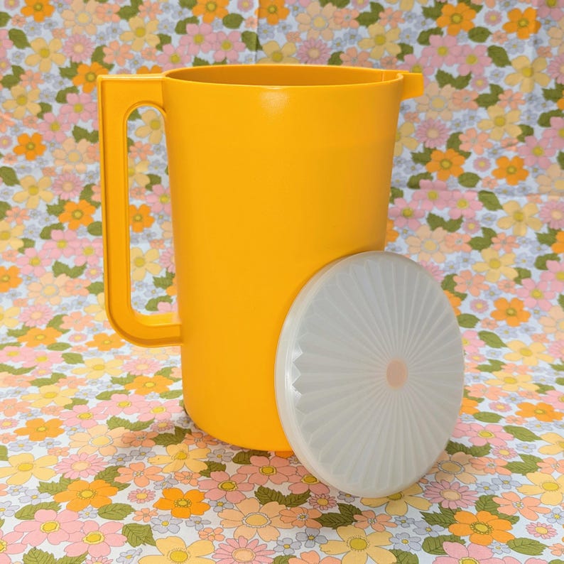 Vintage Mustard Yellow Tupperware Drink Pitcher Push Button Lid 1416-1 ...
