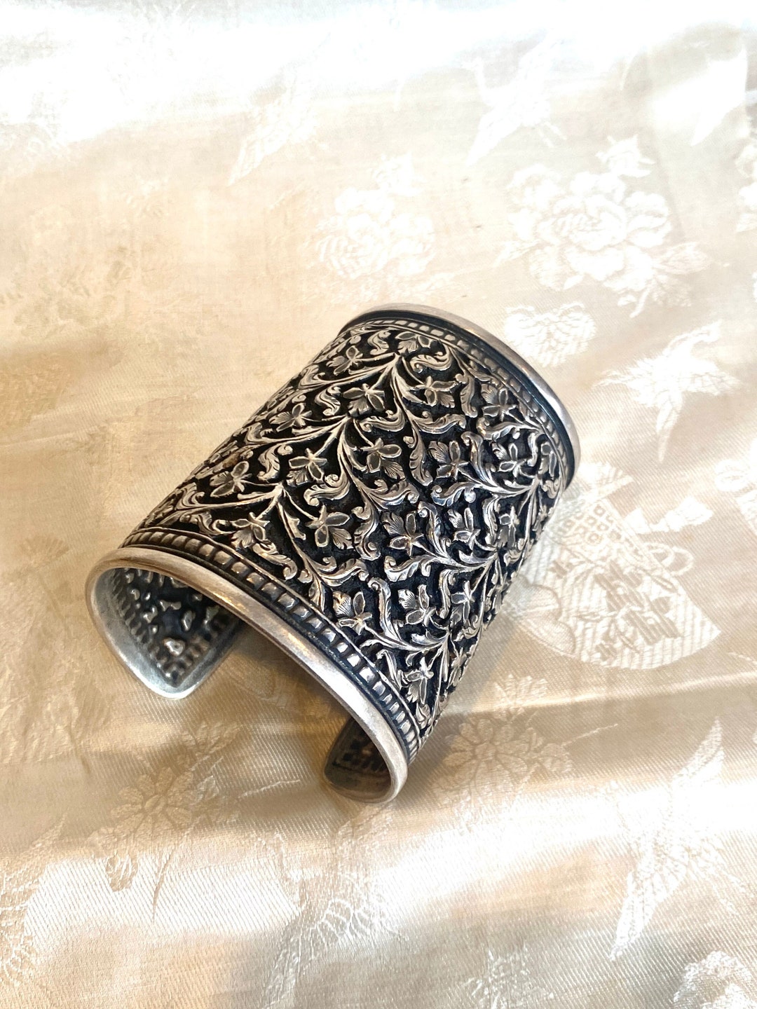 Vintage Balinese Silver Engraved Cuff Bracelet With Floral Motif - Etsy