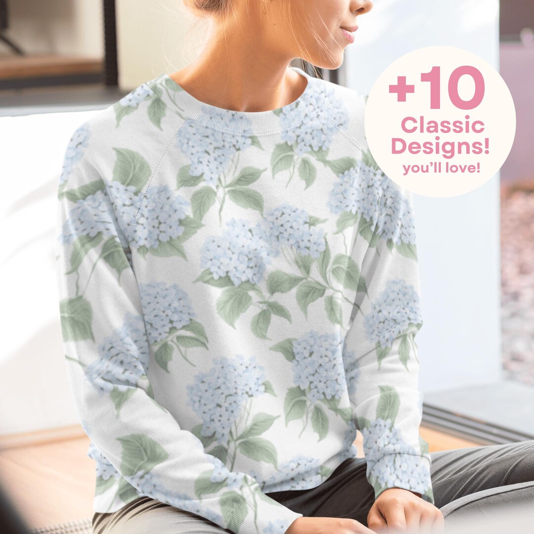 Blue Hydrangea Women's Raglan Crewneck Sweatshirt | Floral Heart Wreath ...