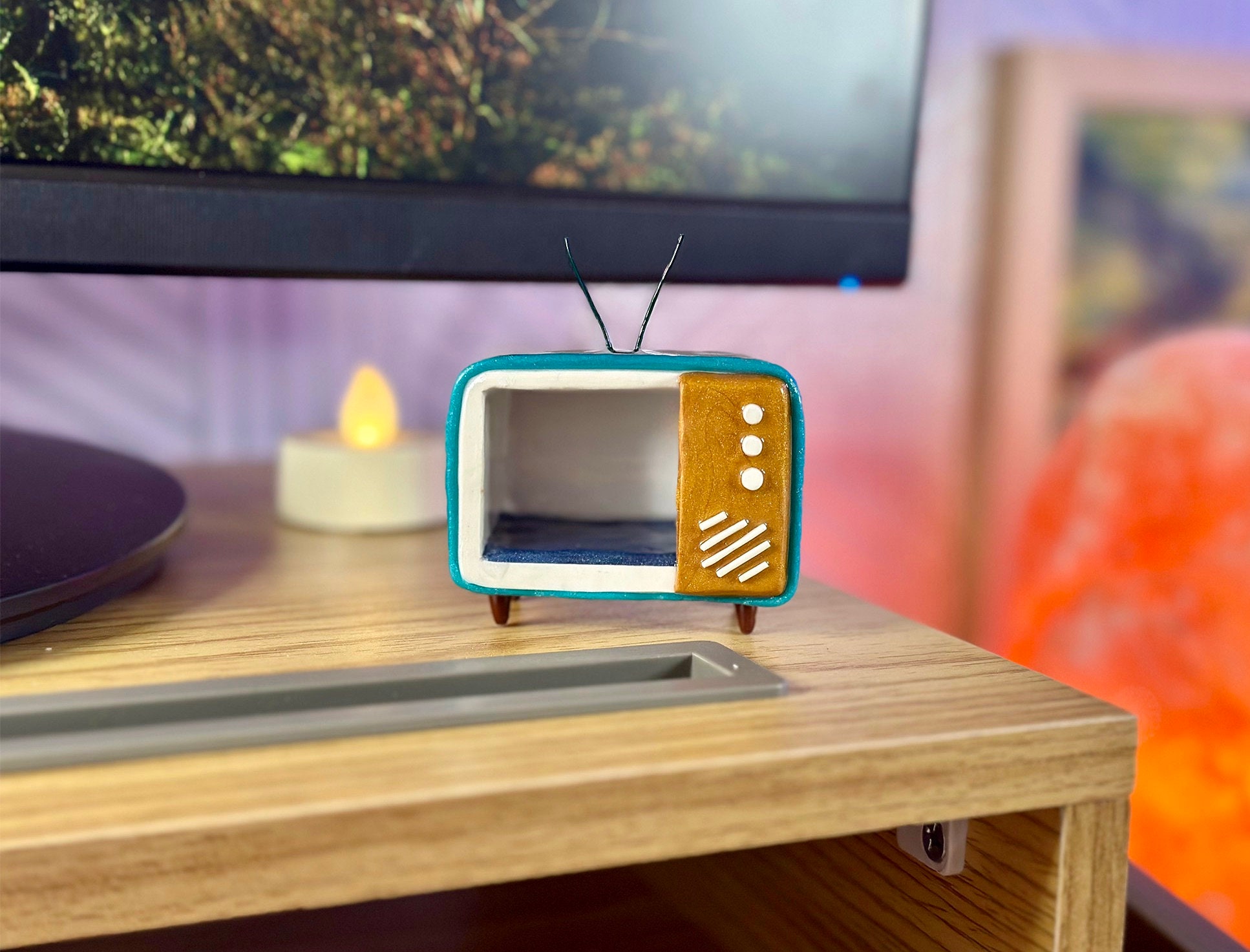 Retro TV Display Box Desk Figurine Polymer Clay Resin Desk Buddy Desk ...