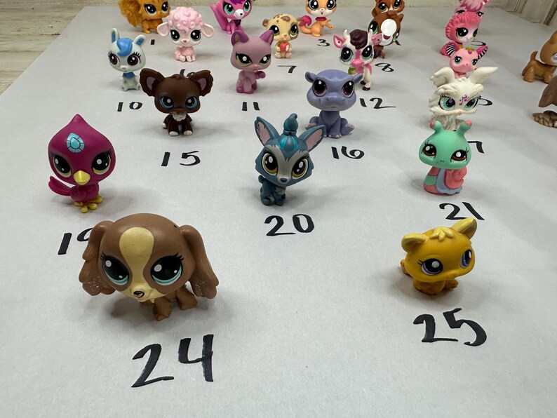 Littlest Pet Shop LPS Figurines Animals Fish Birds Reptiles Colorful ...