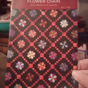 Flower Chain Quilt Pattern by Missouri Star - Etsy