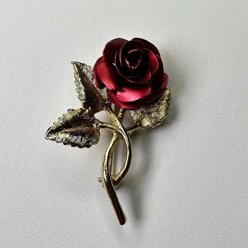 Red Rose Brooch With Gold Tone Stem and Leaves Romantic Flower Pin - Etsy