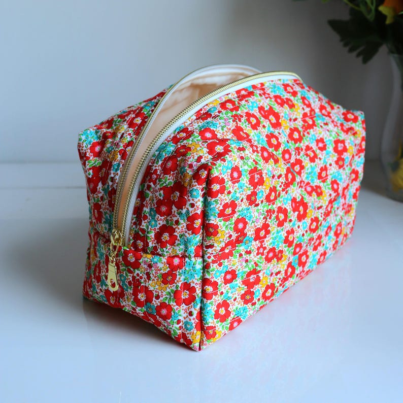 Quilted Floral Cosmetic Makeup Bag, Large Toiletry Bag for Women ...