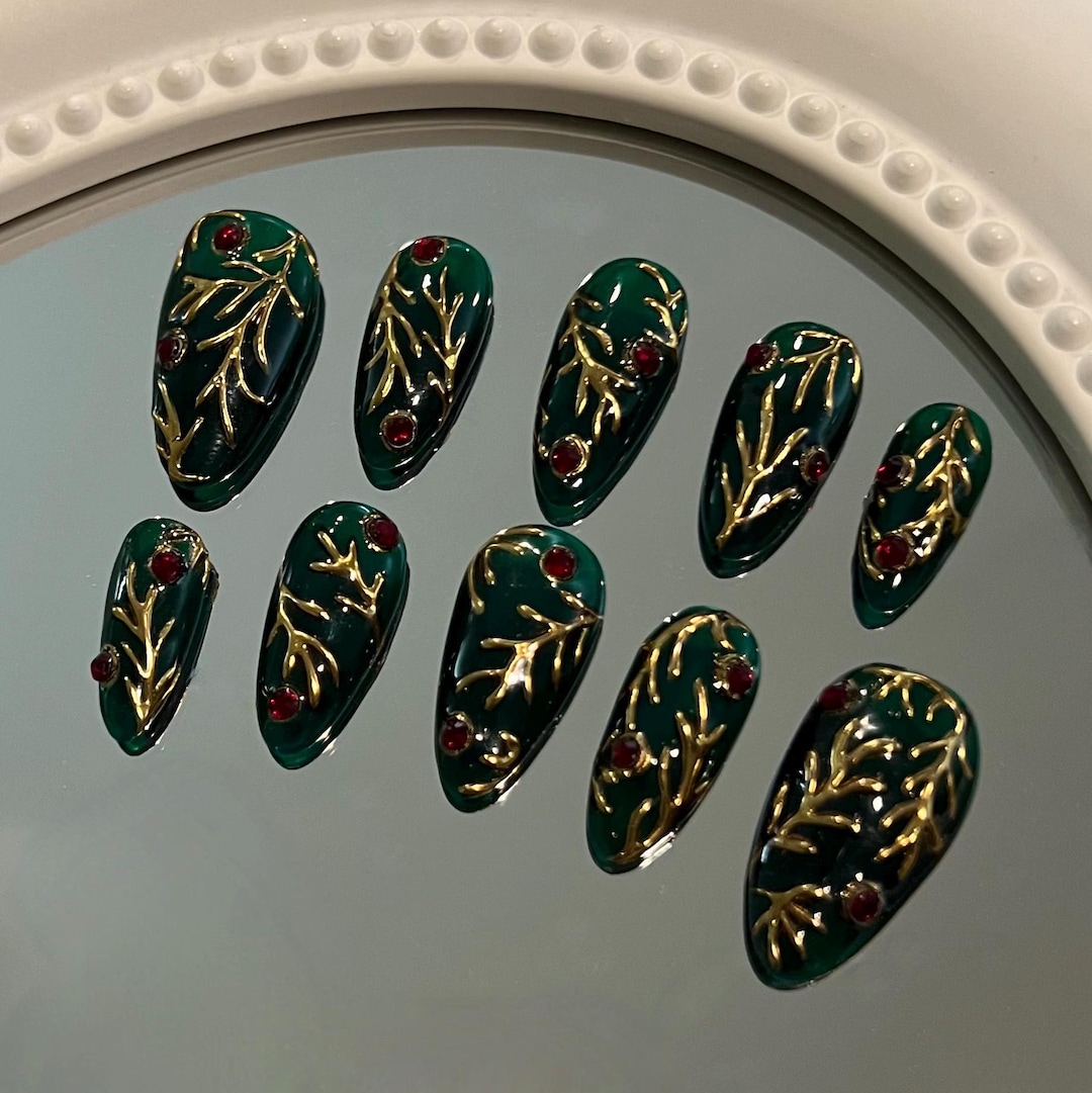 Customizable Mistletoe Nails | Winter Nails | Press on Nails - Etsy