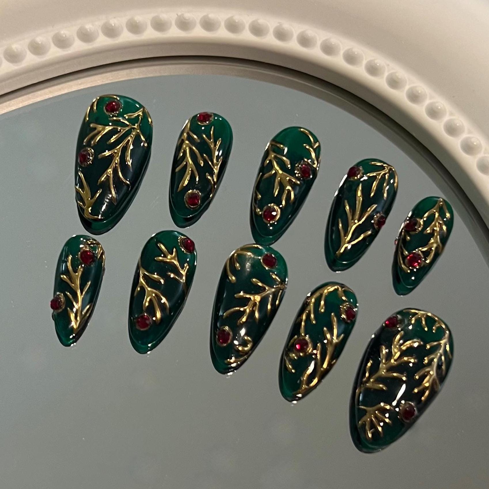 Customizable Mistletoe Nails Winter Nails Press on Nails - Etsy