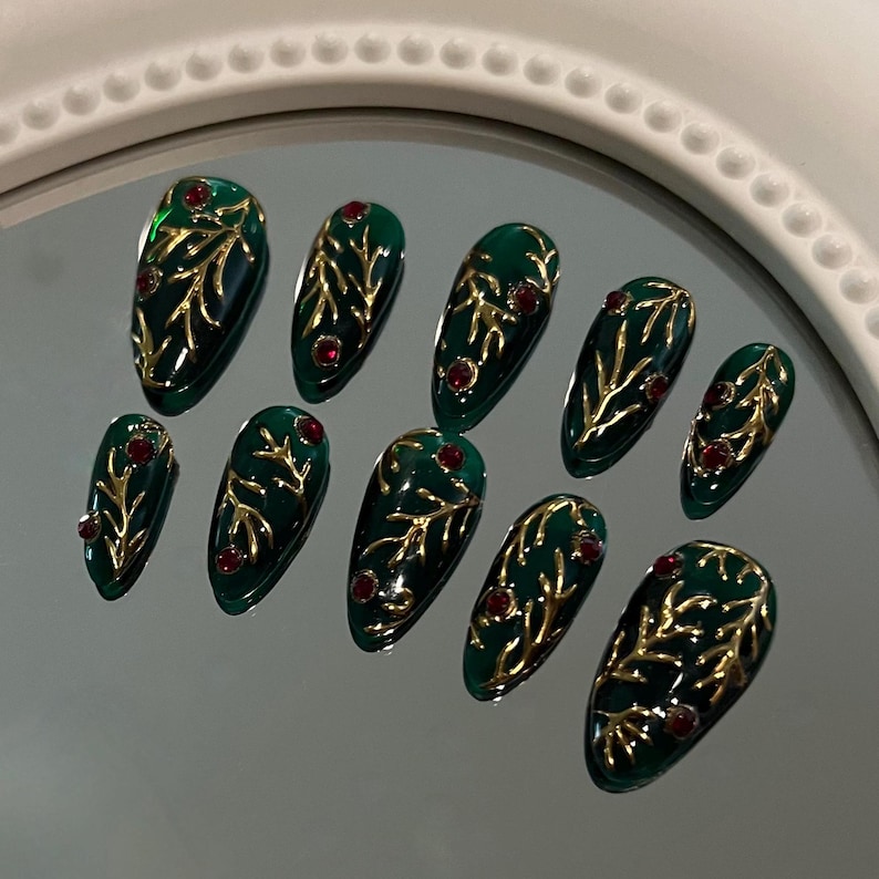 Customizable Mistletoe Nails | Winter Nails | Press on Nails - Etsy