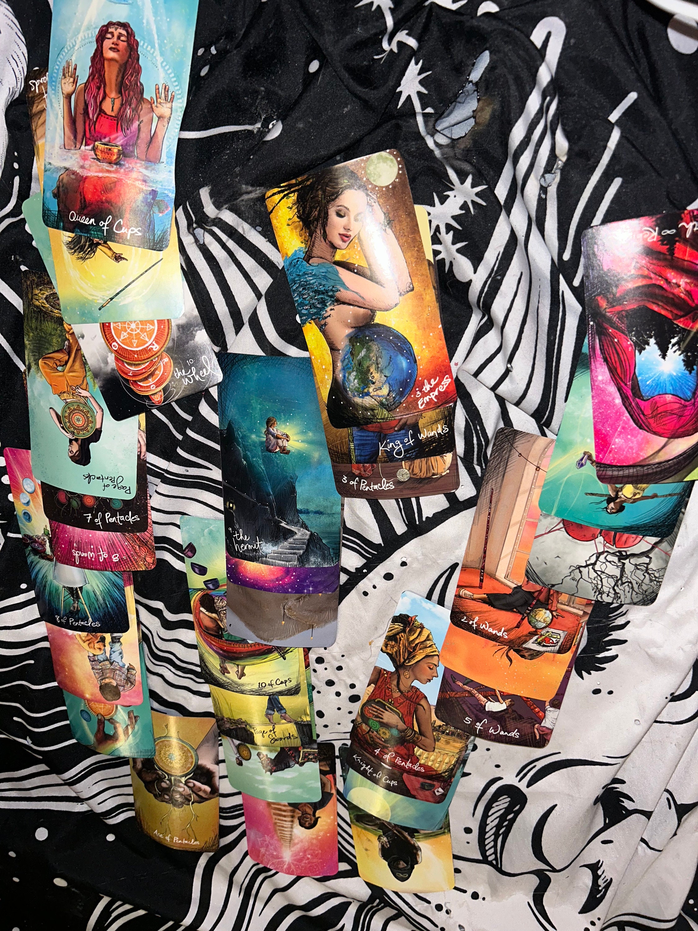 15 MINUTES CHARMS, Runes, Dice, Crystals, Pendulum, Dowsing Rods or ...