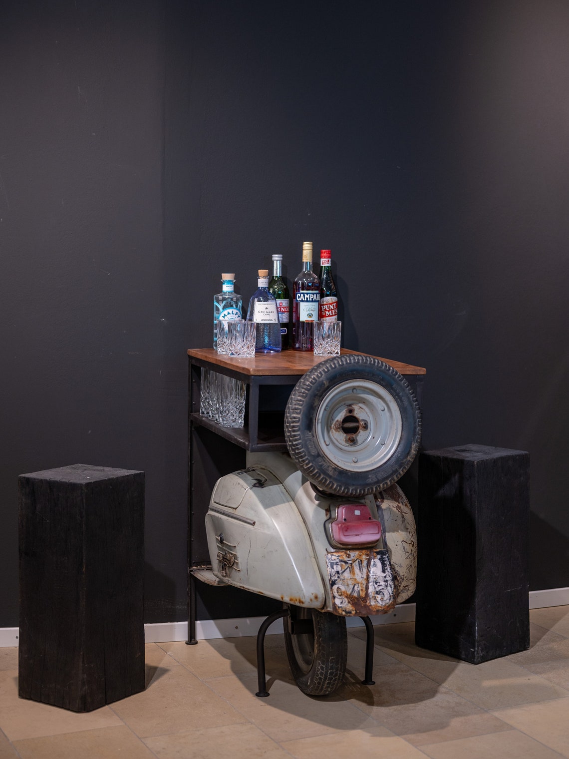 Vespa Bartisch, Upcycled Möbel, Vintage Vespa,Einzigartiger Tisch ...