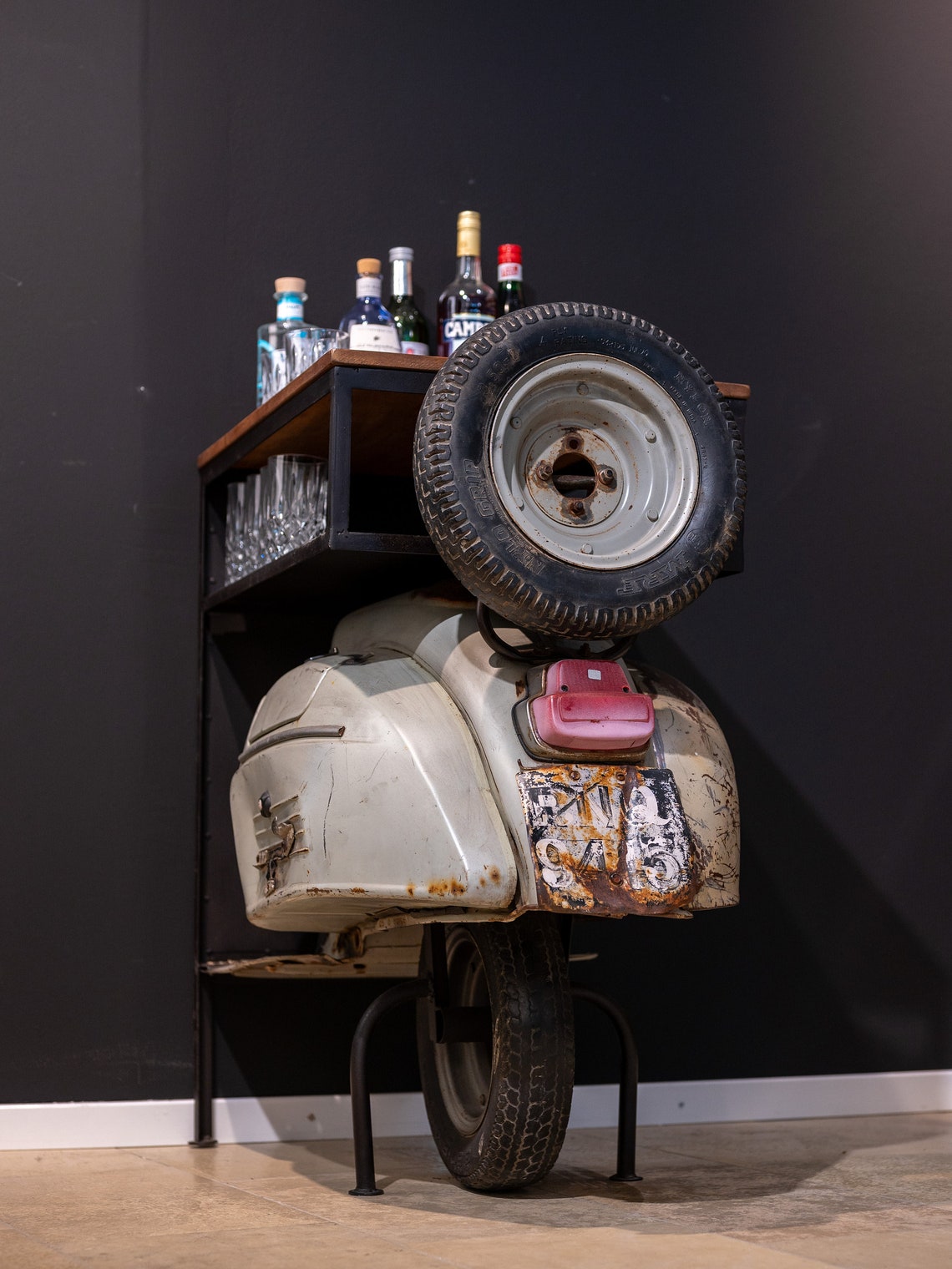 Vespa Bartisch, Upcycled Möbel, Vintage Vespa,Einzigartiger Tisch ...