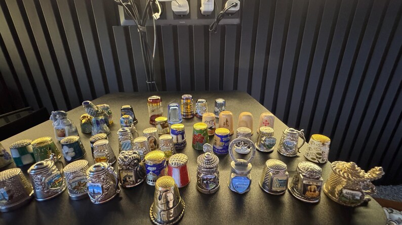 Vintage Thimble Collection 218 Thimbles- + Woody Display Case Porcelain ...